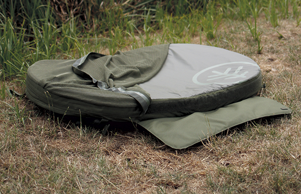WYCHWOOD | Oval Unhooking Mat | Total Carp