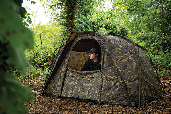Undercover camo compact spider bivvy (Video) | Total Carp